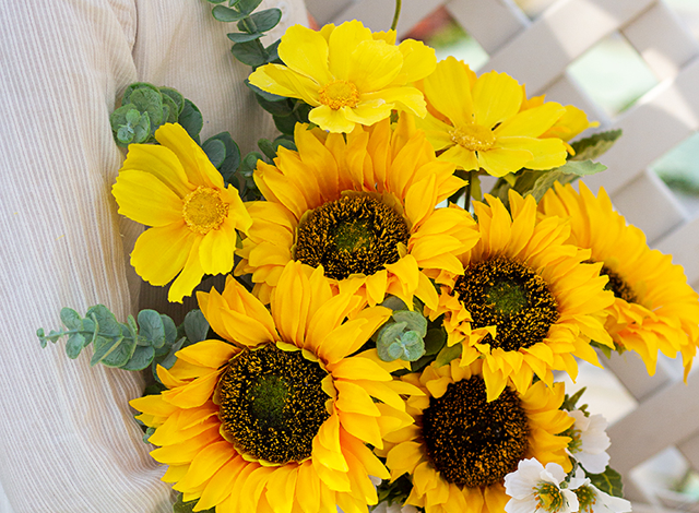 Exquisite Silk Flowers: Lifelike Blooms for Every Occasion – Floral ...